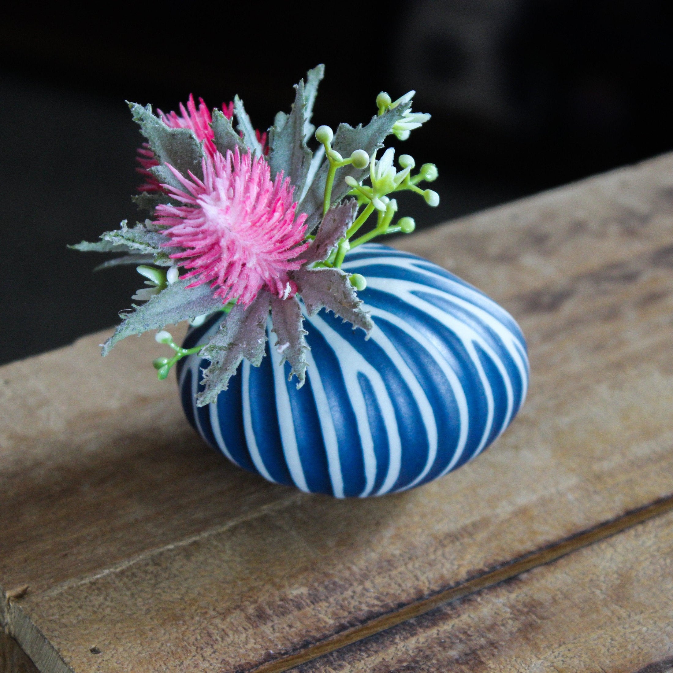 Pebble Mini Bud Vase – Salt Flat Trading Co.